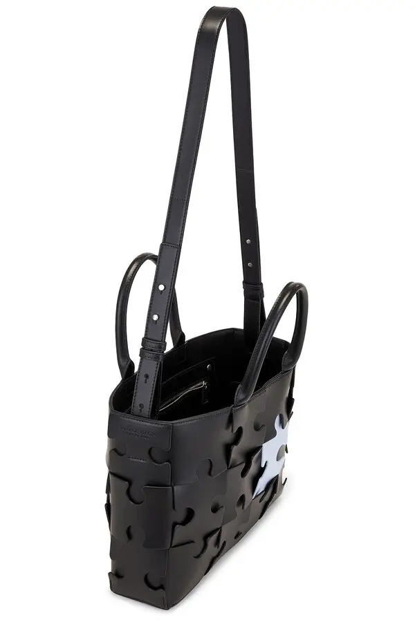 Bottega Veneta Arco Tote Intreccio Puzzle Bag In Black - Black